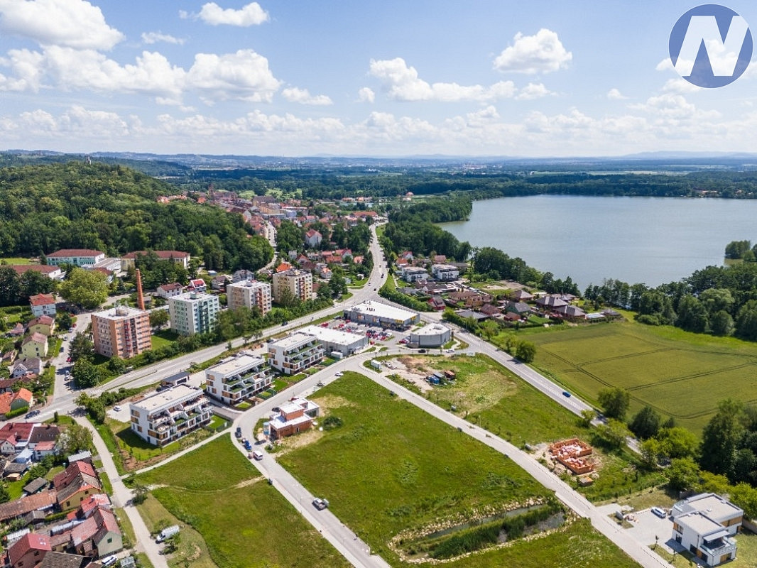 Pronájem garáže 35 m2, Hluboká nad Vltavou | Reality.iDNES.cz