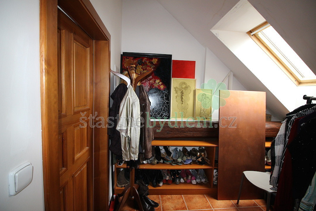 Prodám dům po rekonstrukci o 2 bytových jednotkách + komerční prostor ( nebo další bytová ...