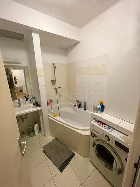 3+kk, 70 m2, vybavený, 5 p., cihla, ul. Ortenovo náměstí, Praha 7 - Holešovice | Reality.iDNES.cz