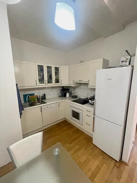 3+kk, 70 m2, vybavený, 5 p., cihla, ul. Ortenovo náměstí, Praha 7 - Holešovice | Reality.iDNES.cz